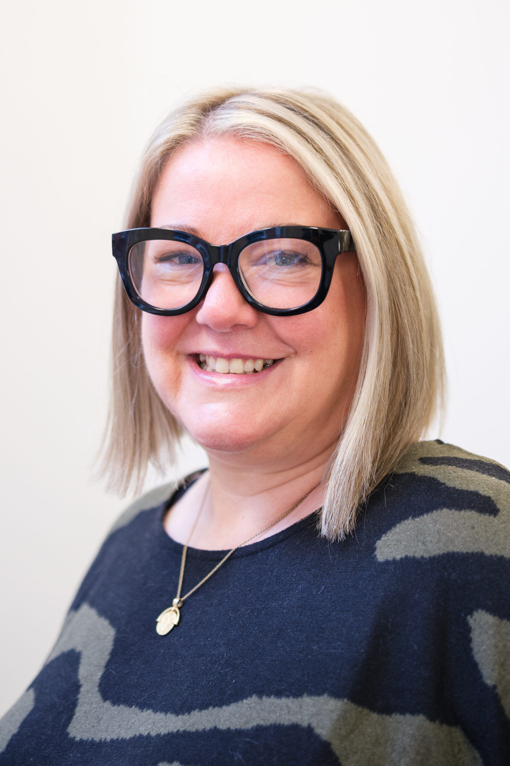 Alison Smith: CEO, Director and Lead Consultant - Chartered MCIPD ...